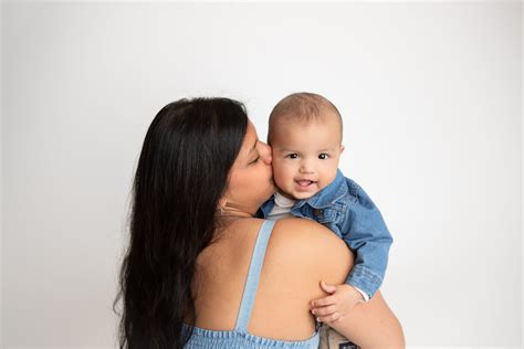 Edmonton Mommy And Me Portraits Suzi Buhiire Photography