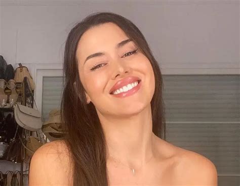 Eva Padlock Biography Age Height Net Worth Bioofy