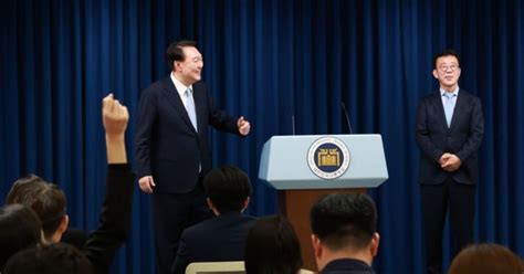 영수회담 1차 실무 회동 마쳐회담 일정은 미정