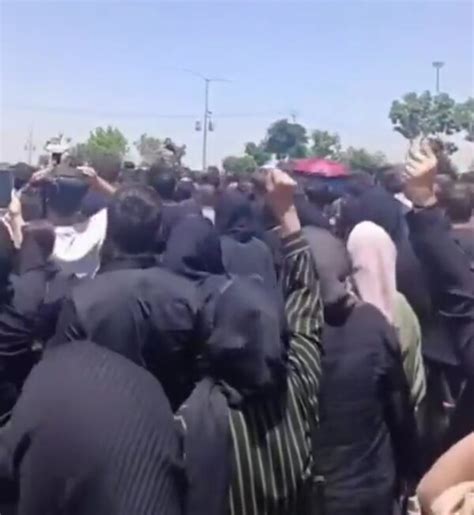 بالاترین شعار مردم در مراسم تشییع ‎مهدی عبایی و ‎علیرضا کرباسی که با