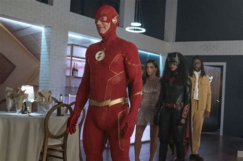 The Flash Star Tom Cavanagh Shares Spin Off Hopes