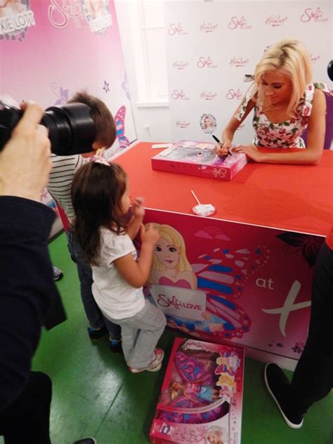 Steffi Love By Pixie Lott Hamleys Launch Event