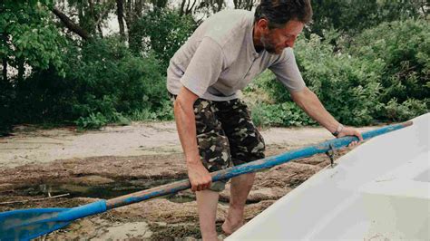 Best Ways To Prevent And Remove Algae Growth On Boat Hulls