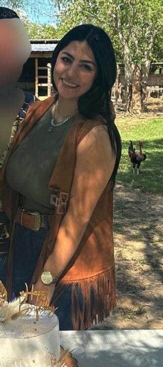 [2b2h] Busty In Green R Politecurves