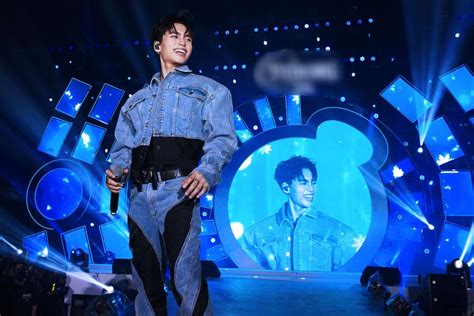 MONO nhảy sexy khiến fan nữ không ngừng mê mệt 2sao