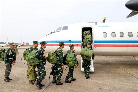 Tachileik လာအိုစစ်တပ်က မြန်မာငလျင်ဘေး ကယ်ဆယ်ရေးအတွက် ရောက်ရှိနေ T Me