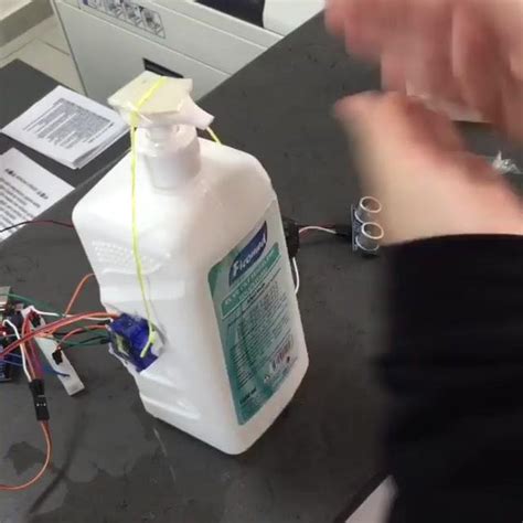 Arduino Touchless Hand Sanitizer Dispenser