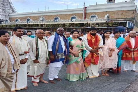 శ్రీవారి సన్నిధిలో మంత్రి పువ్వాడ అజయ్ కుమార్ Latest Telugu News