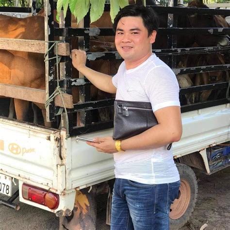 ພໍ່ຄ້າ ຫື່ນກາມຄູນ4