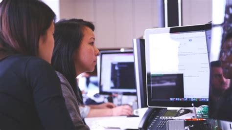 15 most popular programming languages among female programmers