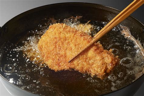 油で揚げずに「サクサクのとんかつ」をつくる方法