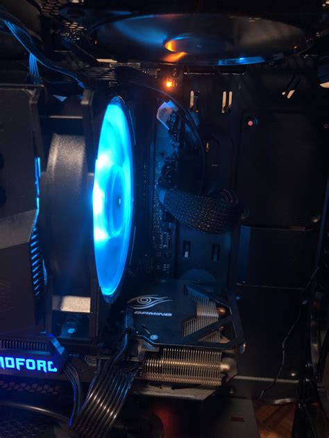 【問題】主機板亮橘燈 電腦應用綜合討論 哈啦板 巴哈姆特