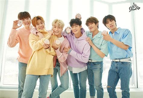 Astro 아스트로 Group Photo Yıldızlar Baekhyun Astro Boy