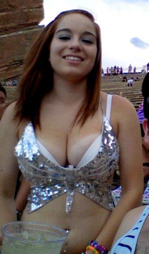 Red Rocks Cleavage Porn Pic Eporner