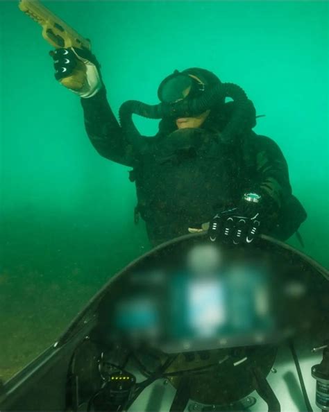 French Commando Hubert Combat Diver With Dpd Diver Propulsion Device