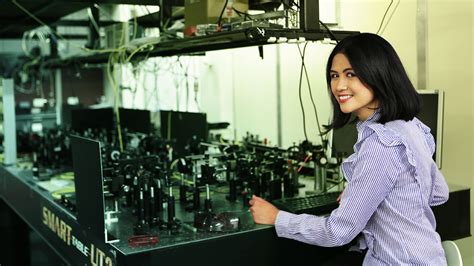 A Profile About Dr Jacquiline Romero A 2017 Fellow In Loreal Unesco