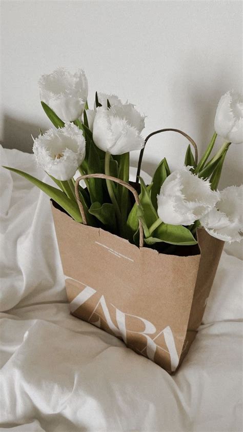 Пин от пользователя T♡rﭐ на доске ᰔᩚ 𝘸𝘩𝘪𝘵𝘦 𝘵𝘶𝘭𝘭𝘪𝘱𝘴 Цветочные фоны