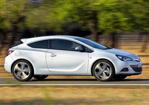 2011 Opel Astra Gtc Specs Performance And Photos Autoevolution