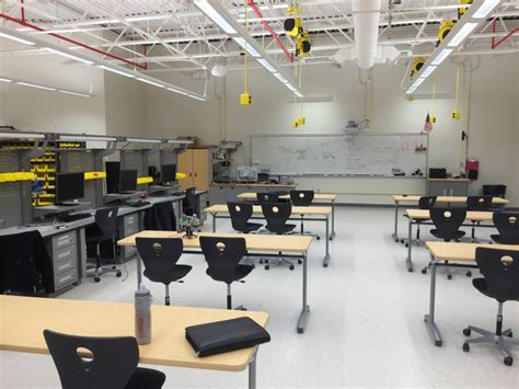 Transforming A Large High School Robotics Lab Amtek Company