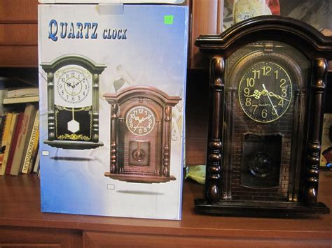 Новые настенные часы за полцены в упаковке на батарейках с маятником 44 30 см 150 лей