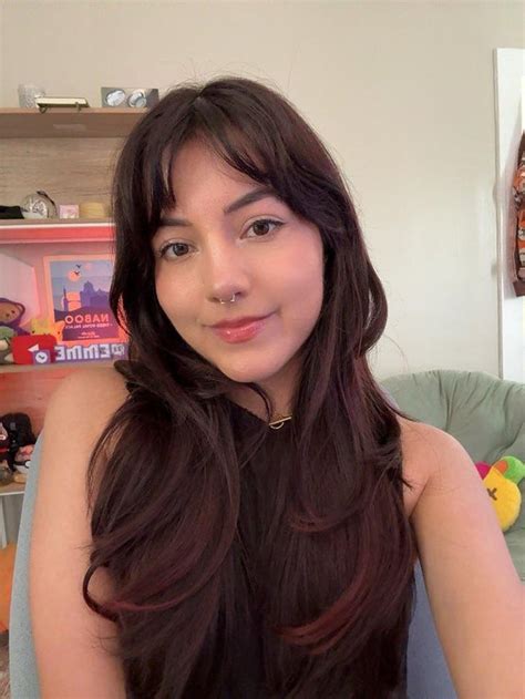 Emme Reacts R Reactgirlsofyt