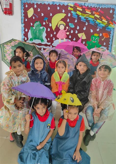 Fun With Monsoon Florescent School