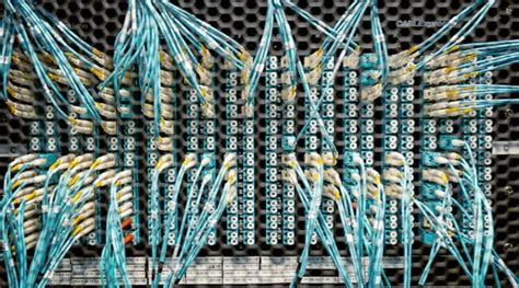 what is the difference between cabling and structured cabling
