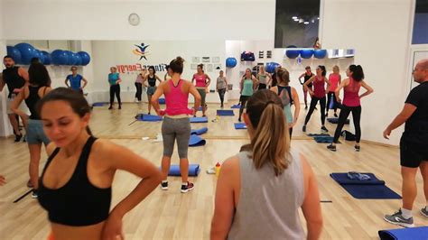 Тренировка за начинаещи само със собствено тегло Youtube