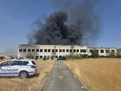 Голям пожар избухна в Погребите на Бургас ВИДЕО Информационна агенция ПИК