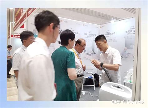 原江西省委书记原卫生部部长中国红十字会总会事业发展中心主任高度认可作为科技智能护理机器人 知乎