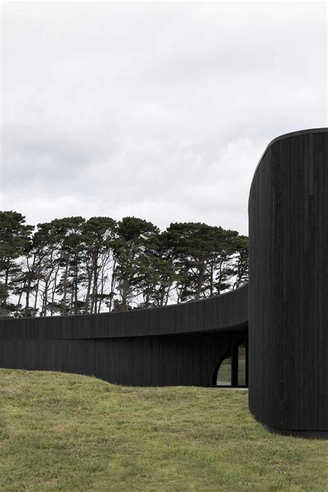 Sleek Angles And Bold Textures In Modern Architectural Materials • Artfasad