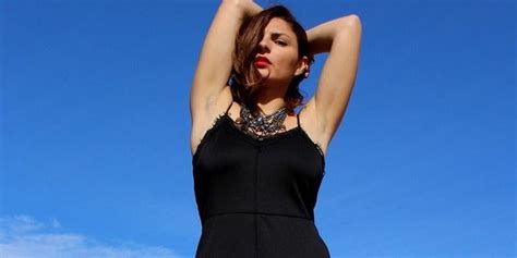 Busana Cantik Untuk Si Dada Besar Okezone Lifestyle