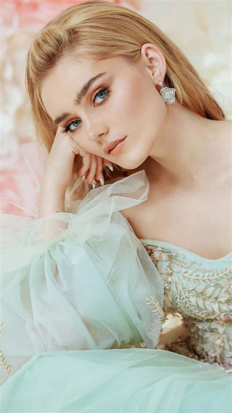 Meg Donnelly Wallpapers Top Free Meg Donnelly Backgrounds Wallpaperaccess