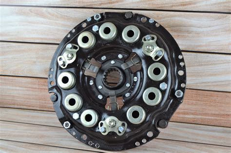 Диск сцепления нажимной МТЗ-80,-82 в сборе (корзина усиленная) нового ...