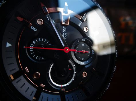 Black And Blue Analog Speedometer Photo Free Photography Camera Image On Unsplash