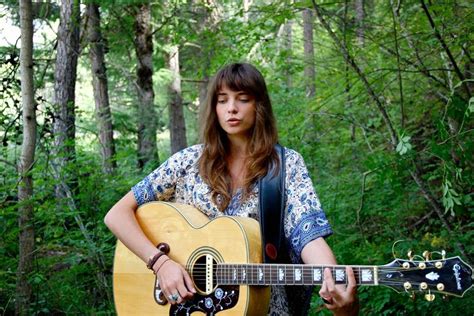 MELODY SAYS - SINGLE REVIEW