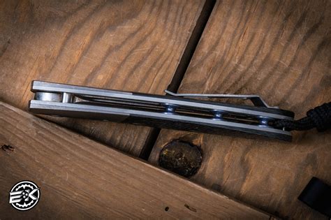 Preowned Vintage Microtech Lightfoot Lcc Manual Carbon Fiber 36