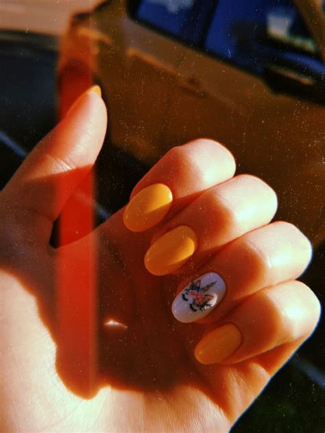 Aesthetic Yellow Manicure Девчачьи ногти Дизайнерские ногти