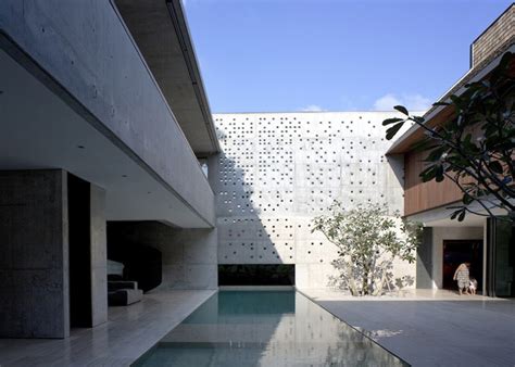 Courtyard House By Formwerkz Architects