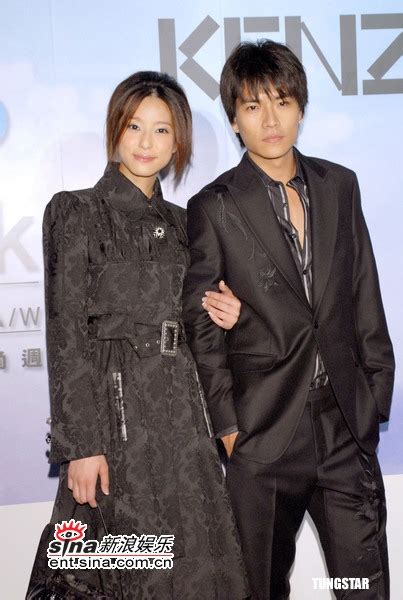 林筱薇和王传一结婚照 图库 五毛网