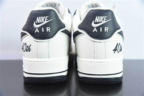 耐克nike Nike Air Force 107 Lowbeigeblacksilver皮革米白黑银叠钩空军一号经典低帮百搭休闲运动板鞋纯原版本 货号：jf1983 552 潮流鞋子