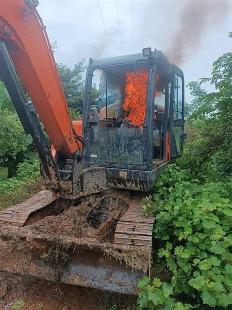 ပုဇွန်‌မြောင်းစံပြကျေးရွာရင်ဘတ်တူတော်လှန်ဆွေမျိုးများဆုံစည်းရာ Facebook