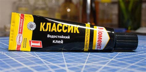 Чем оттереть клей «Момент»? Как убрать следы состава со стола и смыть ...