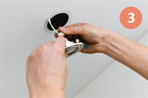 Как установить светильник в натяжном потолке