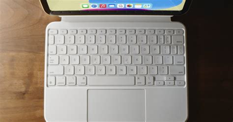 Apples Magic Keyboard Folio For The New Ipad Has A 14 Key Function Row