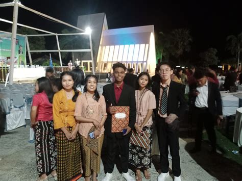 Sma Mercusuar Kupang Lepas 105 Lulusan Timex Kupang