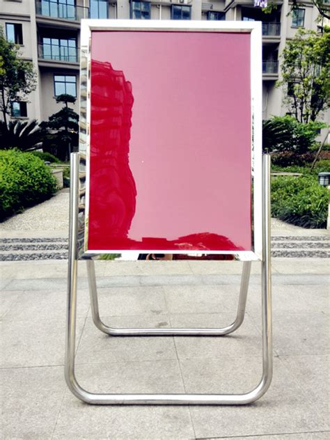 不锈钢展示架图片欣赏 不锈钢展板架图片 不锈钢展示货架图片 大山谷图库