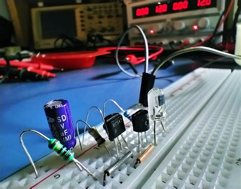 Bjt Schmitt Trigger Edn