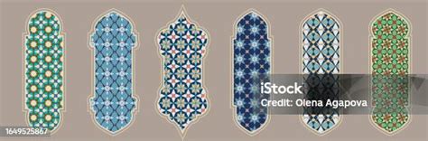 색깔 Mashrabiya 무늬를 가진 이슬람 창 모양 아랍어 문틀 창문과 문과 색상 Mashrabiya 패턴의 이슬람 Arhitecture 요소 0명에 대한 스톡 벡터 아트