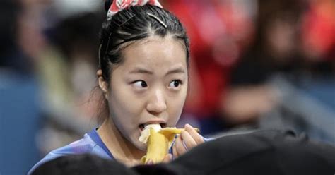 신유빈 ‘바나나 먹방 광고주도 봤나…바나나맛우유 모델 발탁